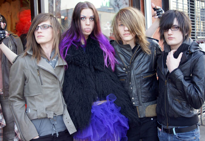 ALTERNATIVE CLOTHING STORES, SHOPPING ON MELROSE IN LOS ANGELES: COSMO ...