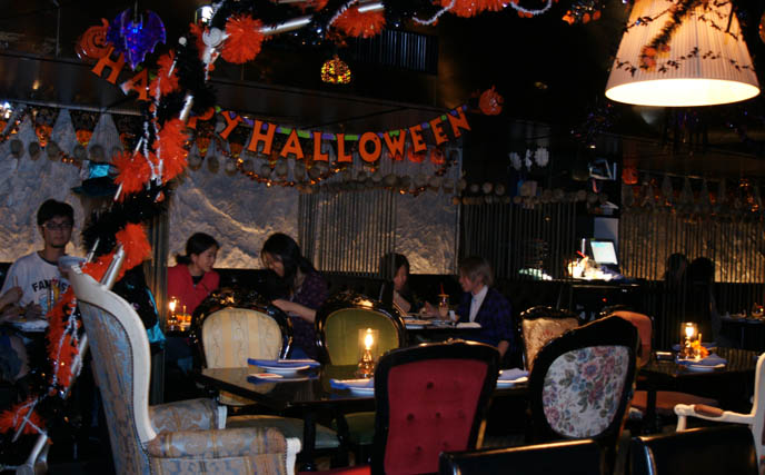 ALICE IN WONDERLAND CAFE IN TOKYO. JAPANESE AMAZING THEME RESTAURANTS ...